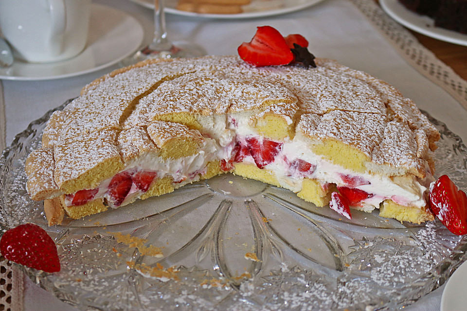 Erdbeer-Kardinalschnitte von altbaerli | Chefkoch.de