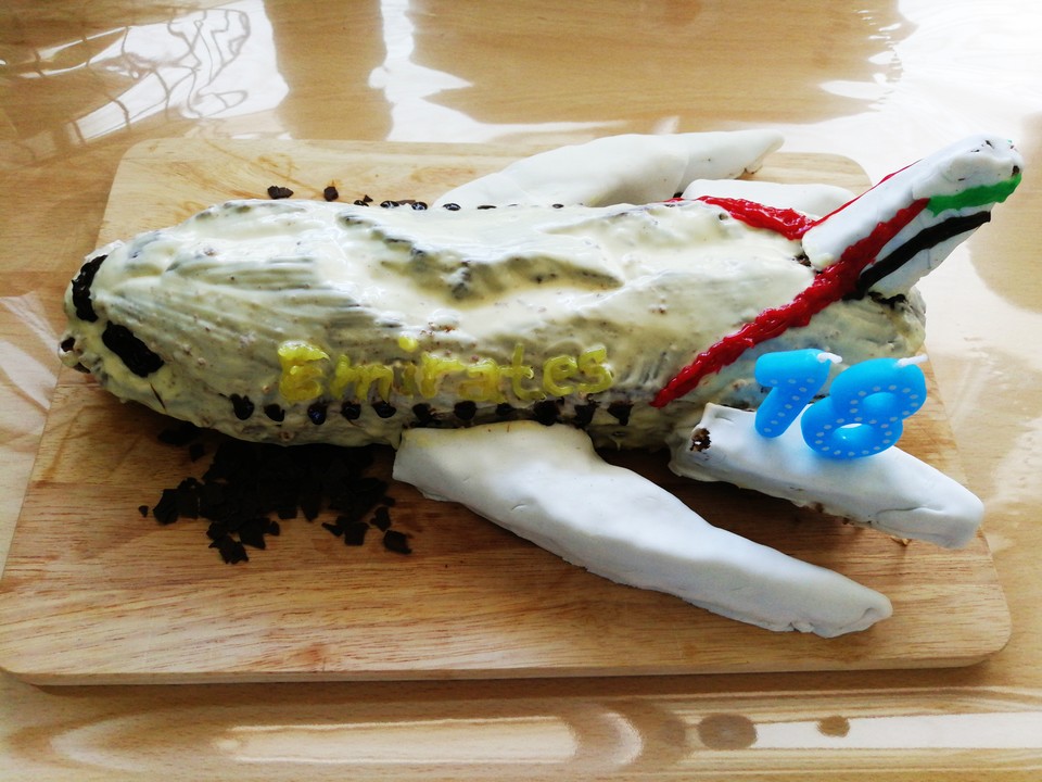 Geburtstagskuchen als 'Spaceshuttle' oder 'Raketenkuchen' von sanijo ...