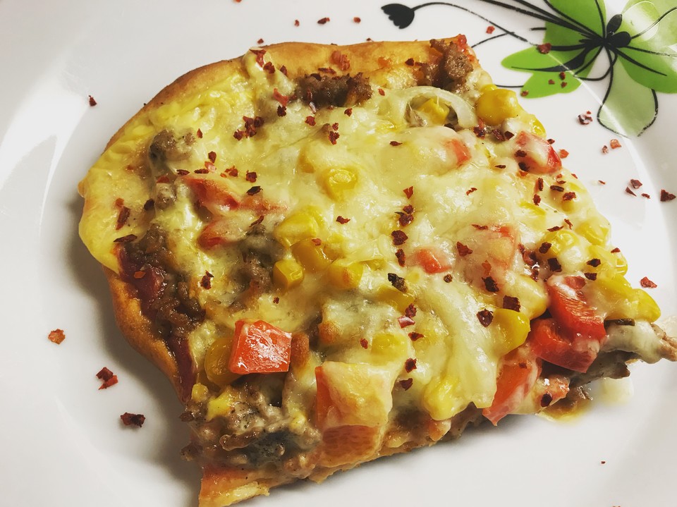 Hackfleisch - Pizza mit Sauce Hollandaise von Didoja48 | Chefkoch.de