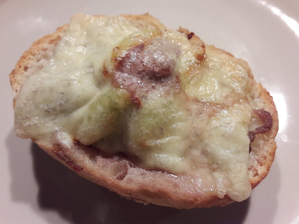 Überbackenes Hackepeter - Brötchen von jojo60 | Chefkoch.de