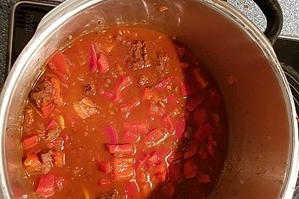 Gulasch vom Rind mit Schalotten und Paprika von chefkoch | Chefkoch.de