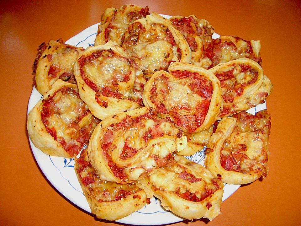 Pizzaschnecken - Snack von england-beckham | Chefkoch.de