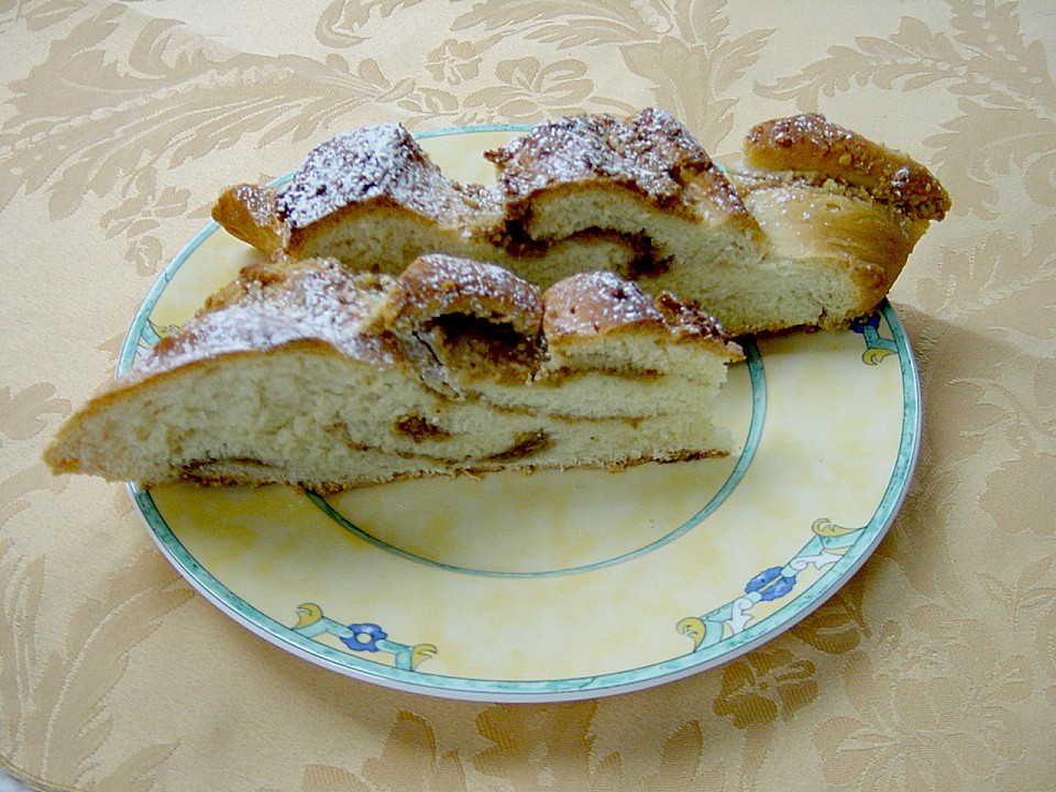 Nuss - Marzipan - Striezel von wargele | Chefkoch.de