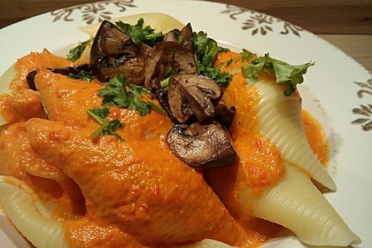 Pilzgulasch mit rahmiger Paprikasoße von Plumpsi | Chefkoch.de