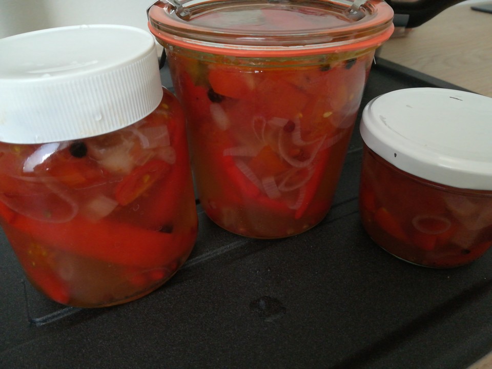 Süßsauer eingelegte Pfefferoni oder Peperoni von blunzen | Chefkoch.de