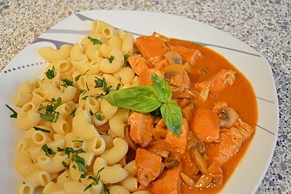 Putengulasch in Paprikarahm von sberthaler | Chefkoch.de