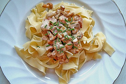 Bandnudeln mit Pfifferlingsauce von Pepperoncino | Chefkoch.de