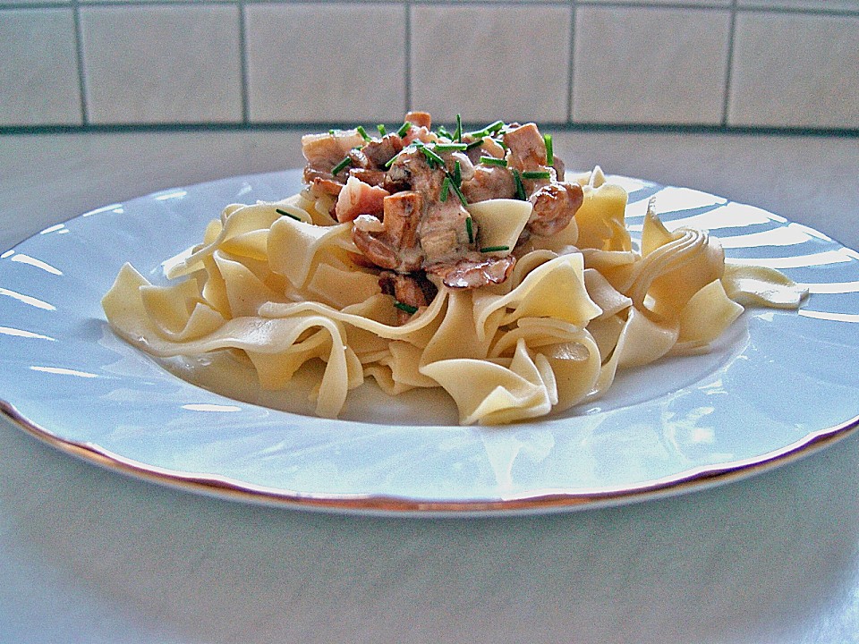 Bandnudeln mit Pfifferlingsauce von Pepperoncino | Chefkoch.de