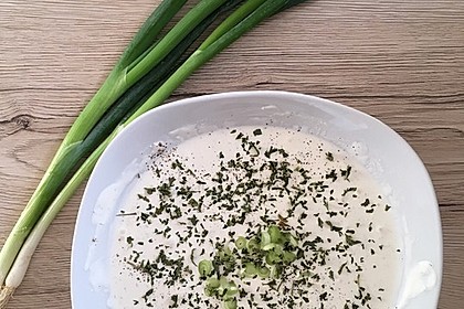 Dip mit Schmand, Creme fraiche, Frischkäse und Lauchzwiebeln von ...