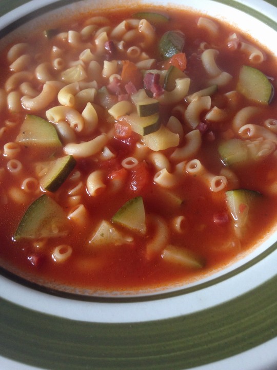 Tomaten Nudelsuppe Mit Zucchini Von Rocky73 Chefkoch De