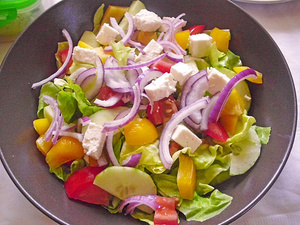 Salatteller mit Schafskäse und Pesto von miriam2903 | Chefkoch.de