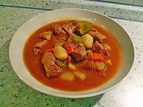 Downhillcats bunter Party-Gulaschtopf (Rezept mit Bild) | Chefkoch.de