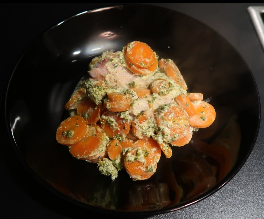 Rotbarsch-Filet mit Möhren und Senfcreme von trekneb | Chefkoch.de