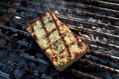 Grillkäse mit Kräuter-Marinade von Jasmin-Petra-Wenzel | Chefkoch.de