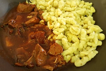 Gulasch mit Spätzle von claussen | Chefkoch.de
