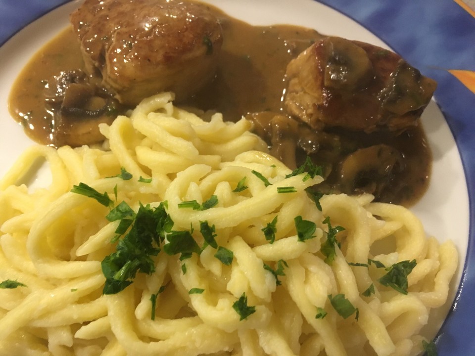 Schweinelendchen in Wein-Pilzrahm von DieneBiene | Chefkoch.de