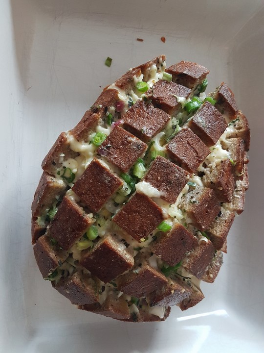 Mozzarella-Knoblauch-Brot als Snack von Jennziffer | Chefkoch.de