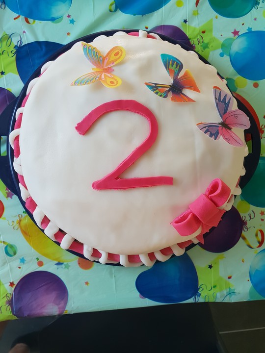 Fondant-Torte mit Früchten von LaurasTorten | Chefkoch.de