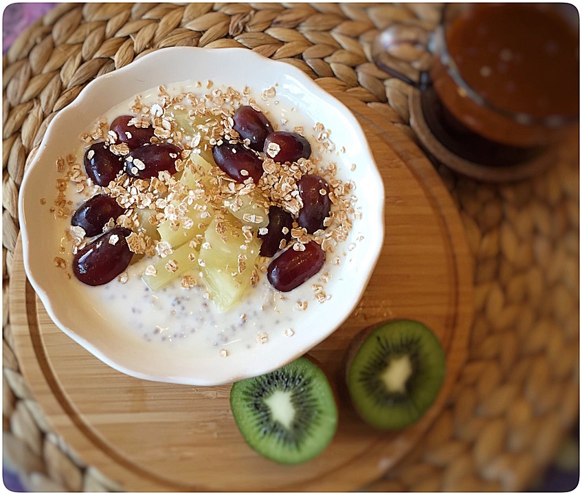 Chia-Joghurt mit Obst und Dinkelflocken von mlovelyfood | Chefkoch.de