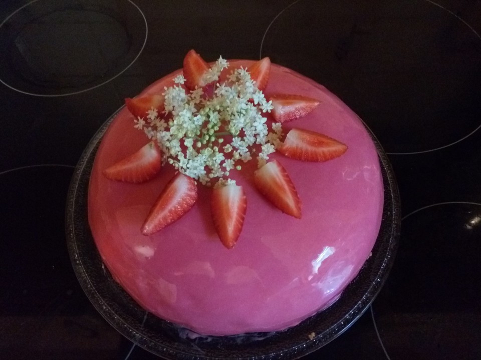 Mirror Glaze Glasur von CrAsHyHoNeY | Chefkoch.de