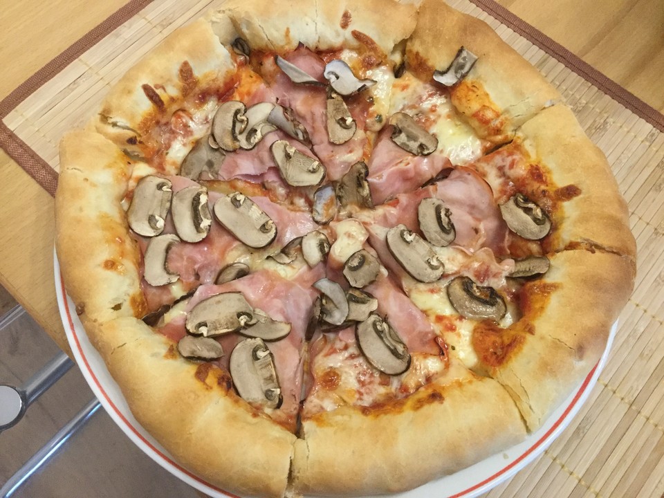 Kase Im Rand Pizza