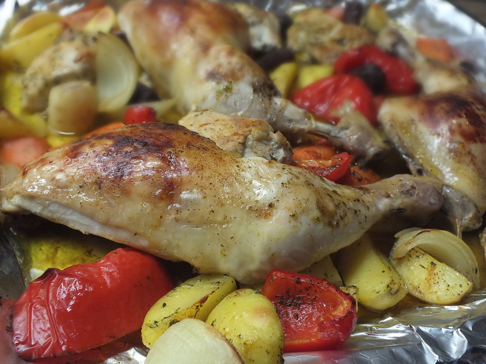 Pollo Fino mit Ofenkartoffeln und Ofengemüse von eBra | Chefkoch.de