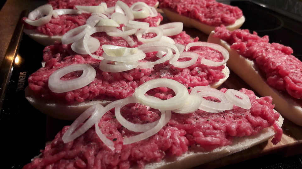Mettbrötchen von stellakrisba | Chefkoch.de