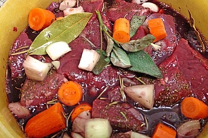 Schweizer Hirschpfeffer von Biene62 | Chefkoch.de