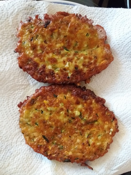 Zucchini - Puffer von chanel25 | Chefkoch.de