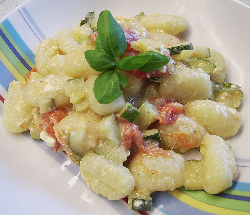 Gnocchi - Zucchini - Pfanne mit Schafskäse von Fanca | Chefkoch.de