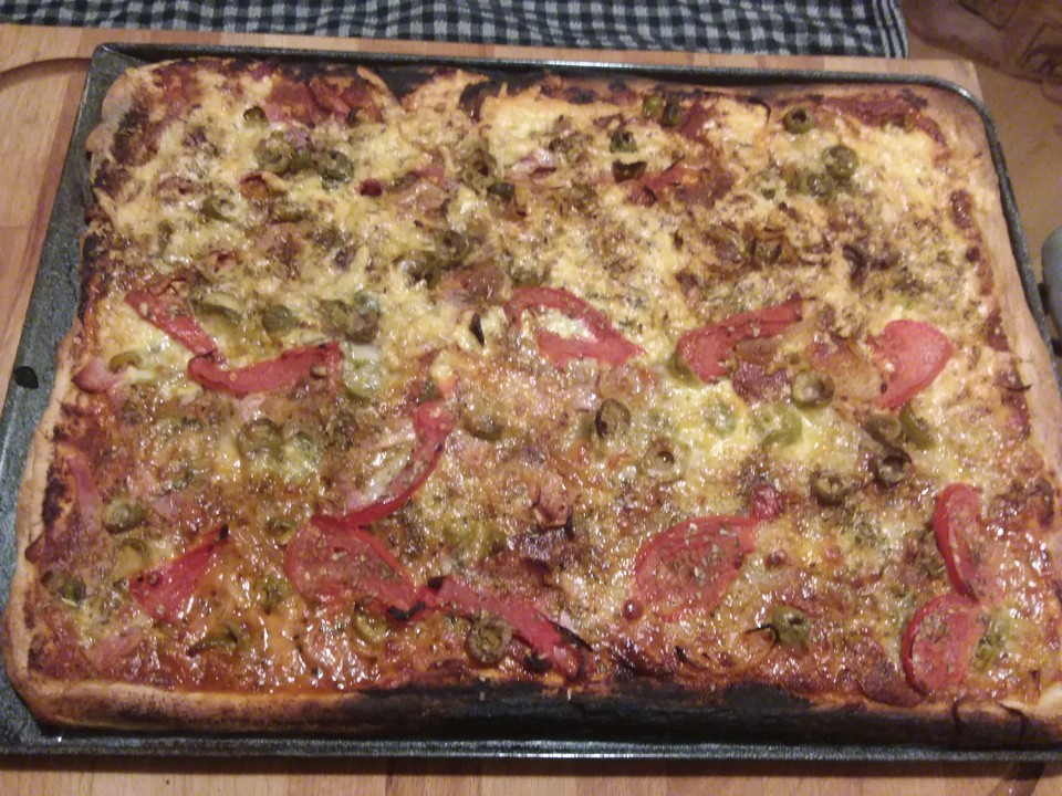 Albertos Pizzablech von caralb | Chefkoch.de